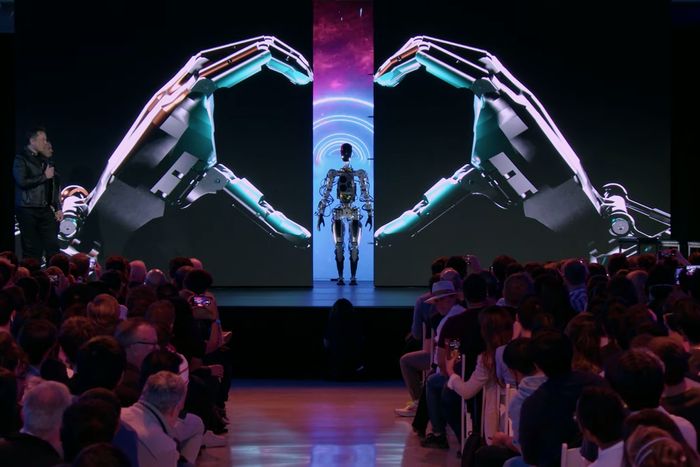 „Tesla” predstavio prototip novog humanoidnog robota - SERBIAN NEWS CANADA